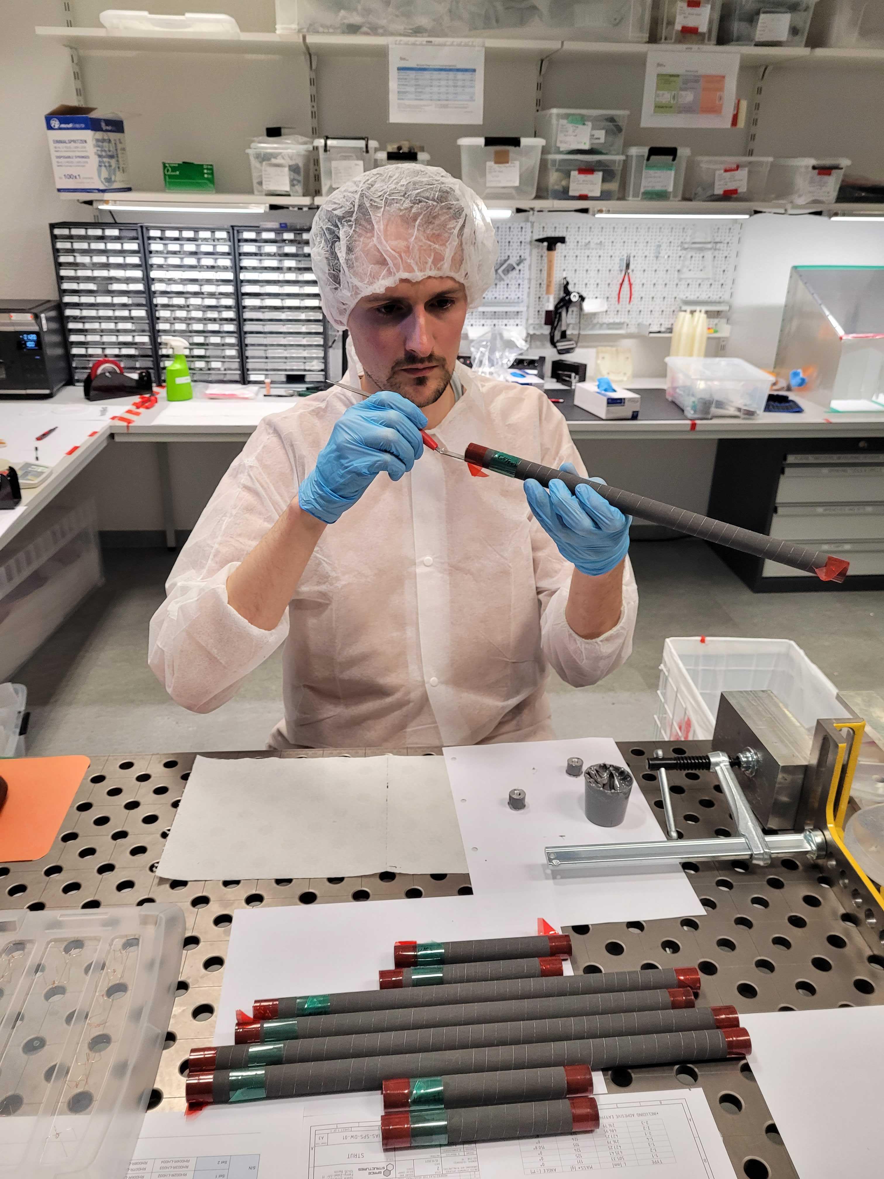 Space Structures GmbH . Supplier of struts and booms